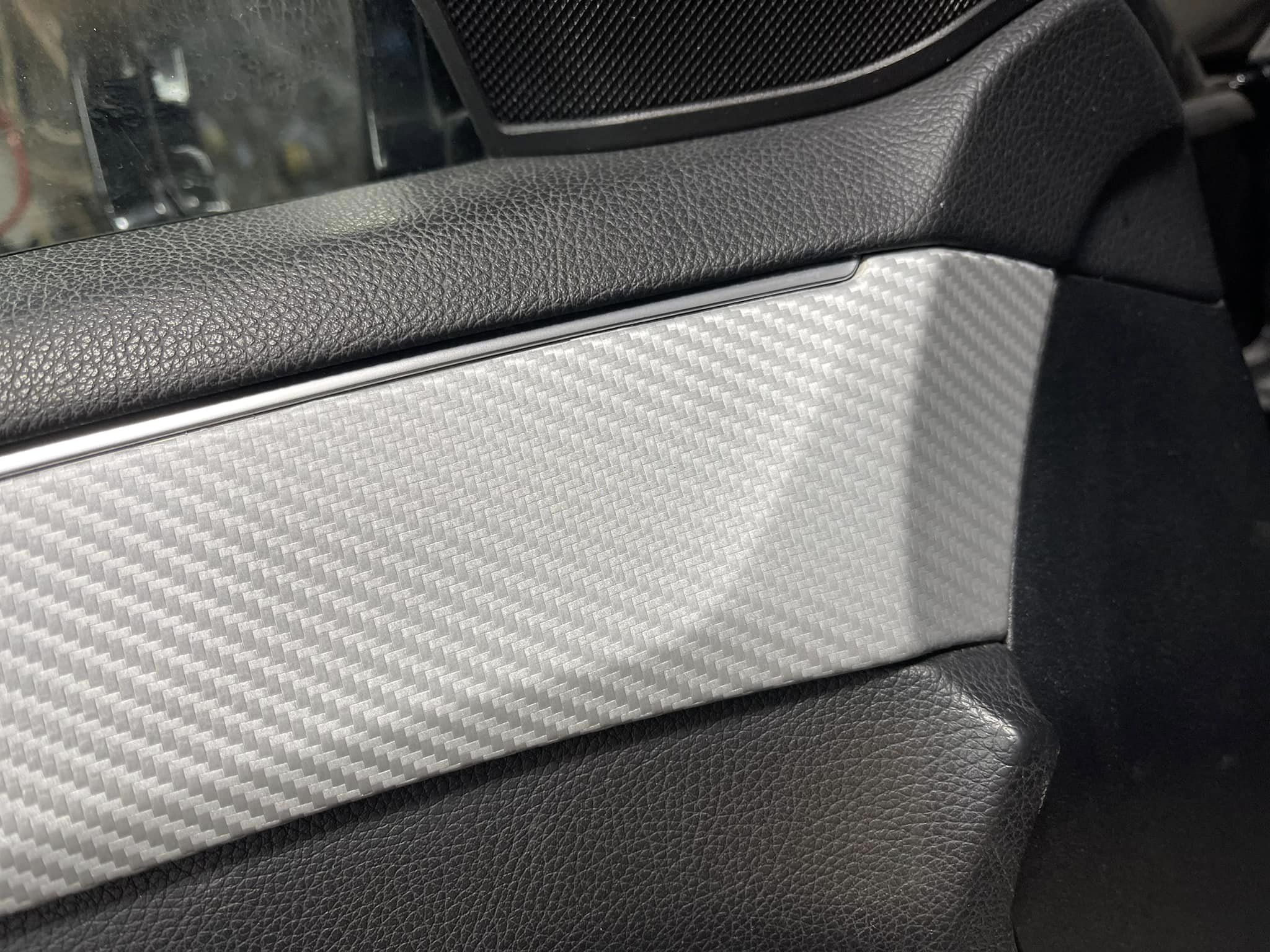 colantare trimuri mercedes